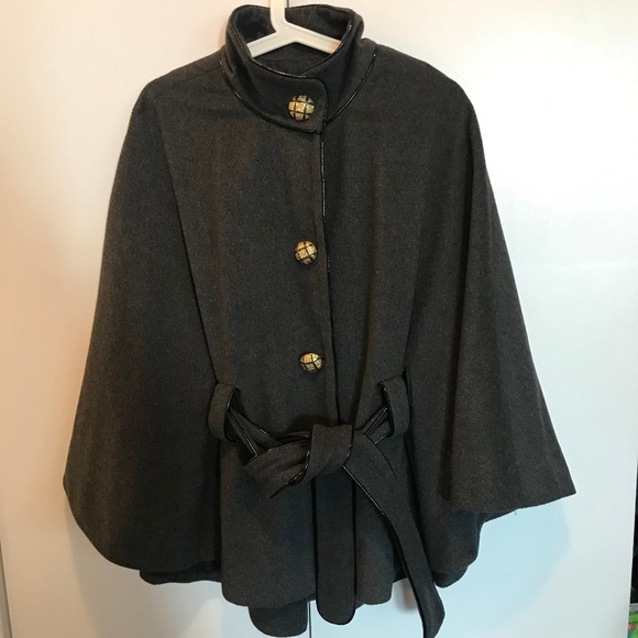 Elizabeth McKay | Jackets & Coats | Elizabeth Mckay Lisa Cape | Poshmark